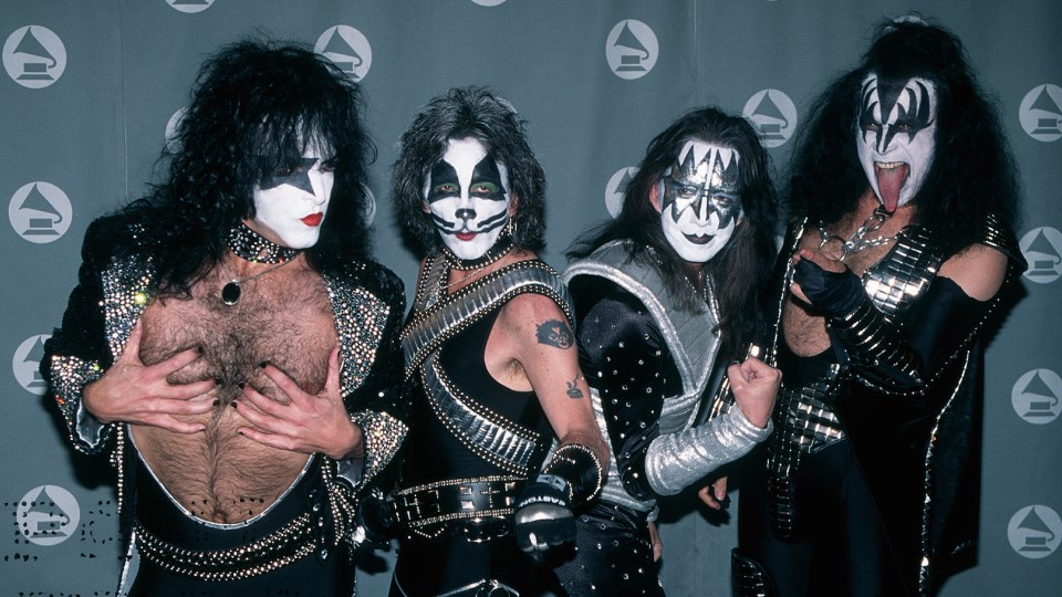 7 Big Rock Bands That Are Open About Being Sellouts | Ultimate Guitar