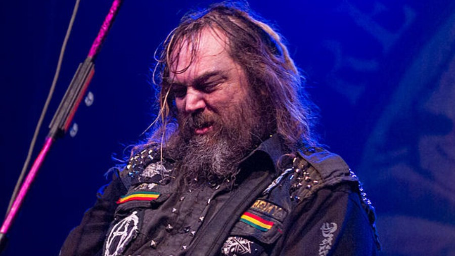 Max Cavalera Says He Doesn't Want to 'Turn Into Old Fart That Only ...