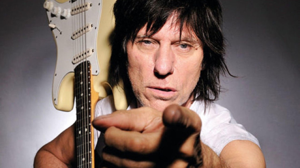 Jeff Beck Explains Why He Prefers Stratocasters, Looks Back On His Role ...