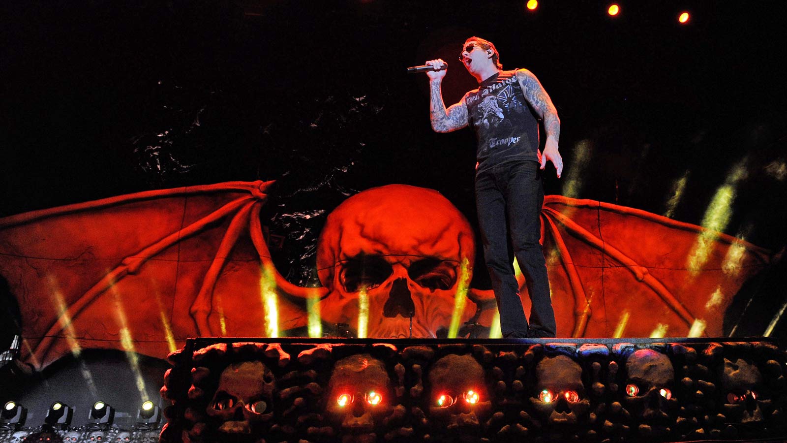 Watch: Avenged Sevenfold Played Previously Unheard Song + SOAD Cover at ...