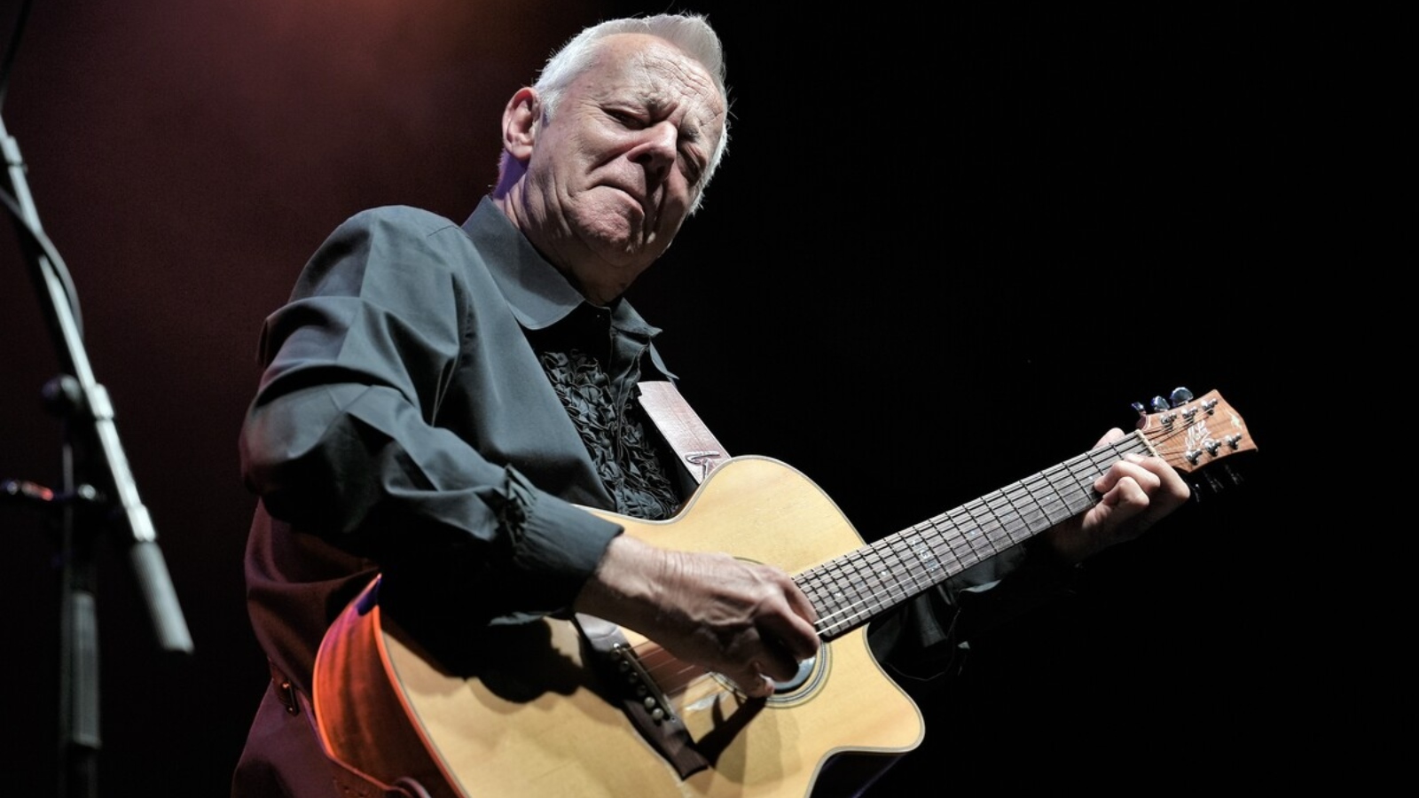 'There's Nowhere to Hide': Tommy Emmanuel Names Key Difference Between ...