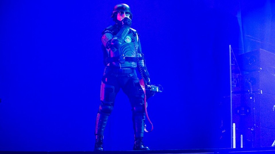 During Tool's Recent Show, Maynard 'Begged' His Bandmates to Finish the ...