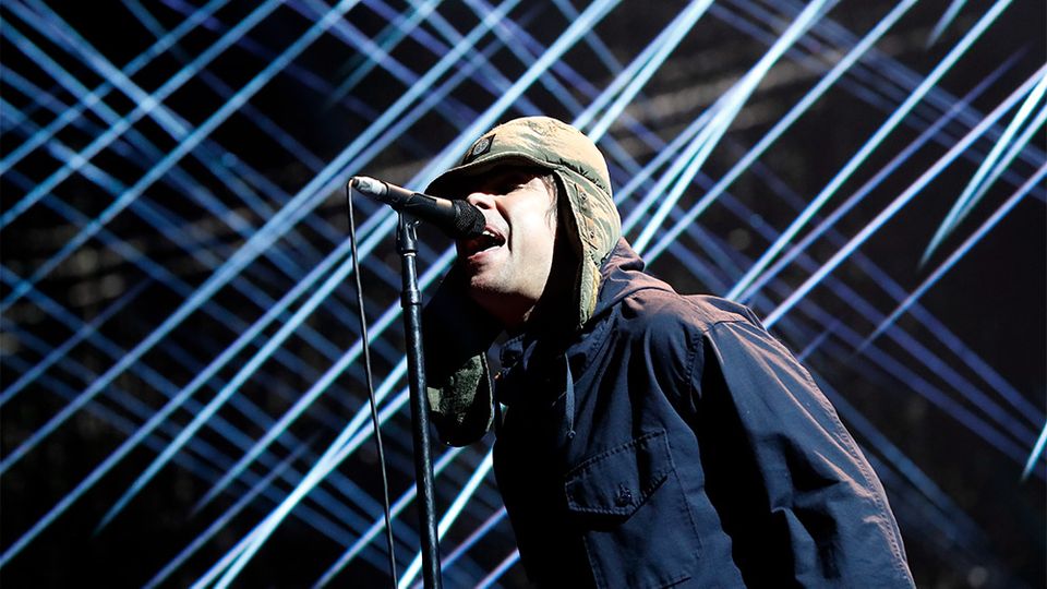 Watch: Liam Gallagher Performs Oasis Classic For The First Time Live On ...