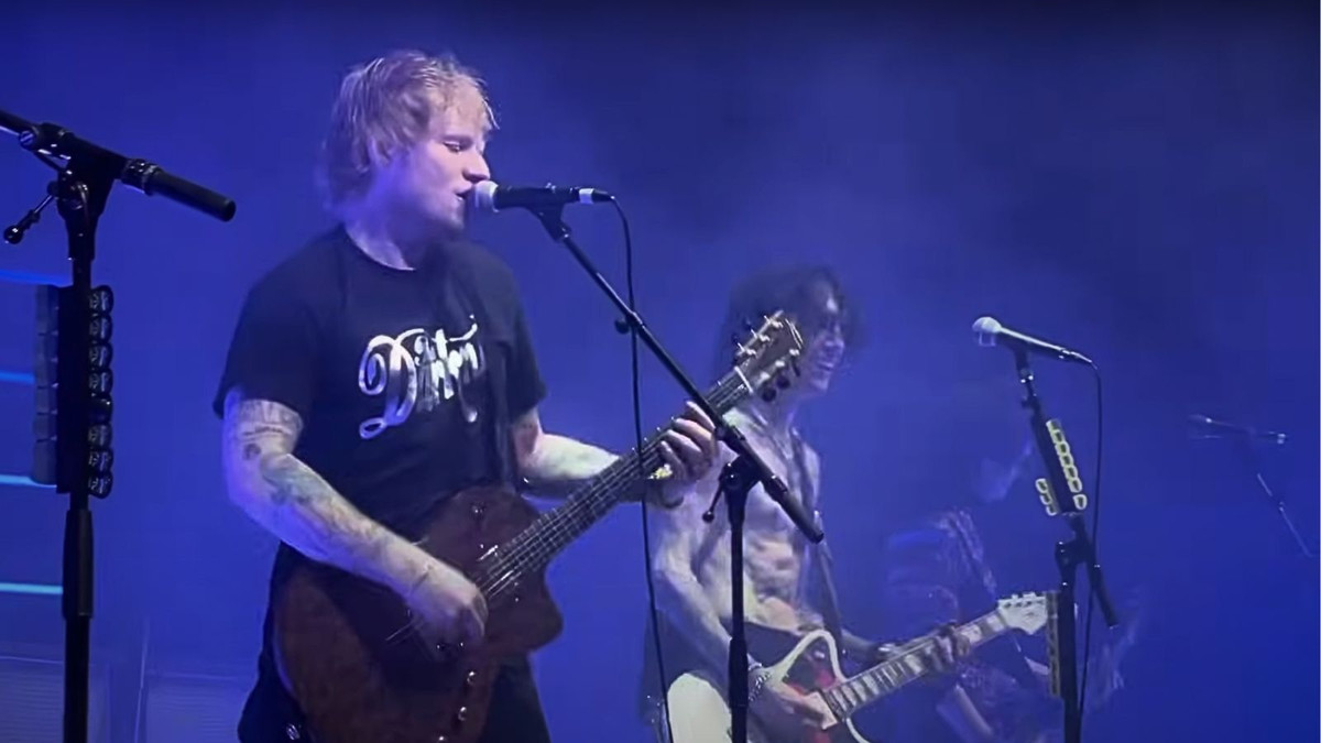 Watch: The Darkness Bring Ed Sheeran on Stage, He Played Electric ...