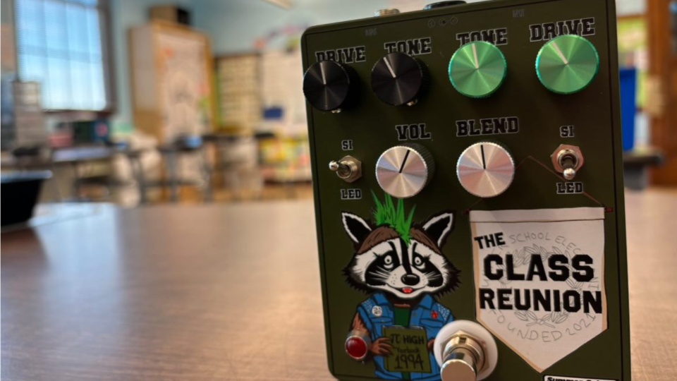 This Pedal Lets You Blend a Big Muff With an Overdrive, With LED or ...