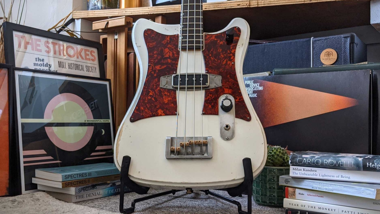 Forget Fender and Music Man: These 6 Boutique Bass Guitar Brands Should ...