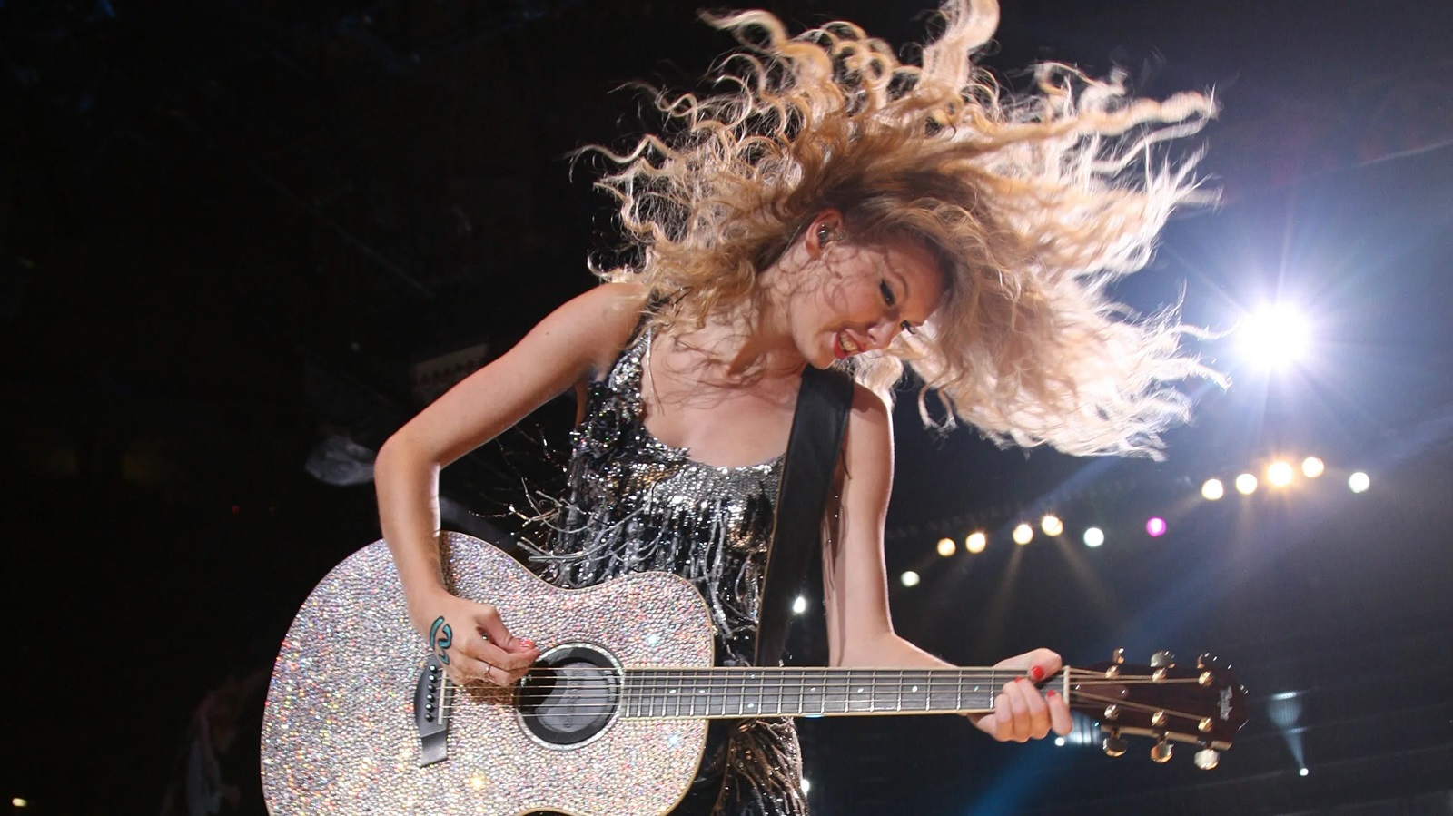 Taylor Swift's 'Love Story' Teaches You How Songs Are Built — And It's ...