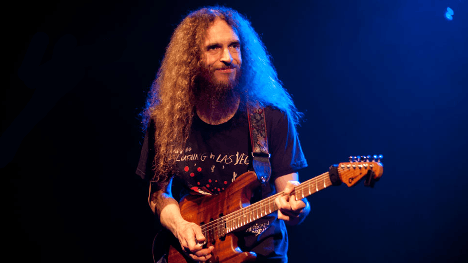 Guthrie Govan: The Undeniably Good Thing the '80s Brought to the World ...