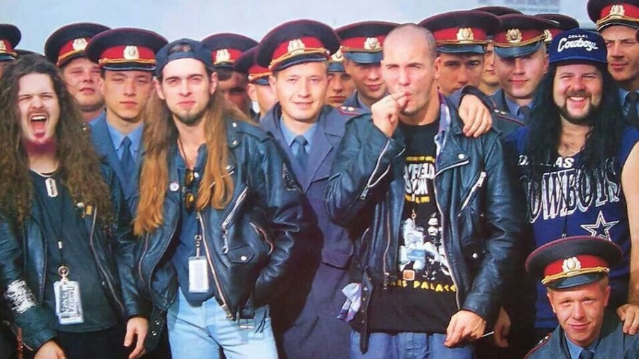 Tour Manager Recalls What Pantera Was Like When They Played Clubs ...