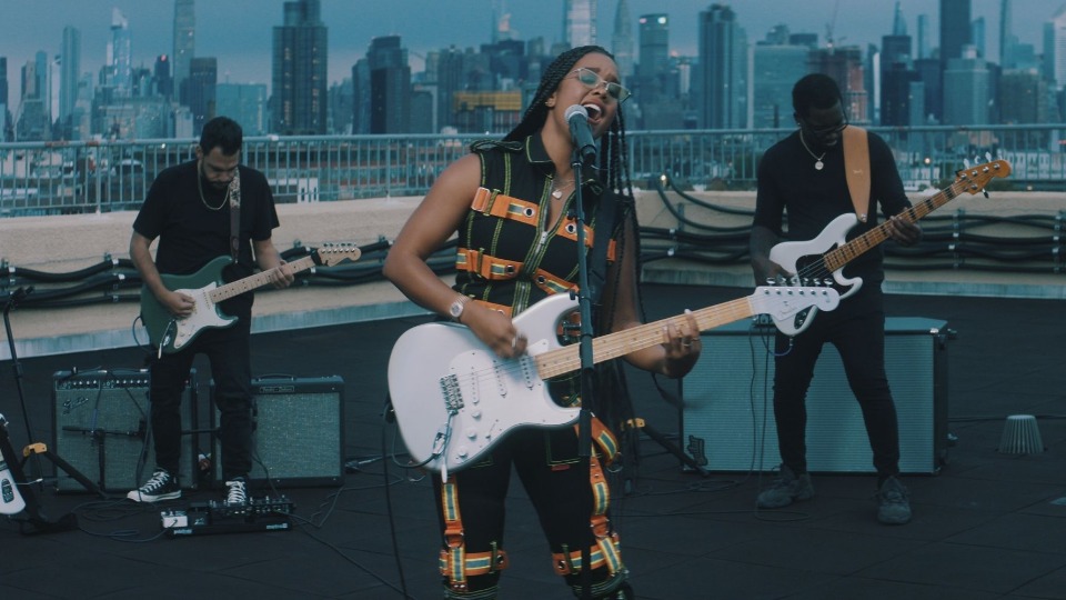 What the Success of H.E.R.'s Signature Stratocaster Tells Us About the ...