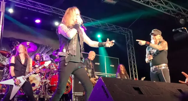 Watch: Accept Perform With Two Singers at New York Show | Ultimate Guitar