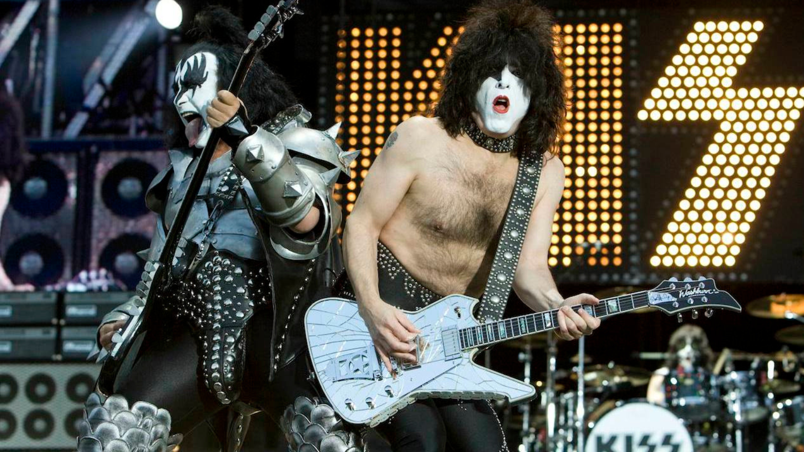 'They Were Making Better Les Pauls Than Gibson': Paul Stanley Explains Why He Ditched Gibsons ...