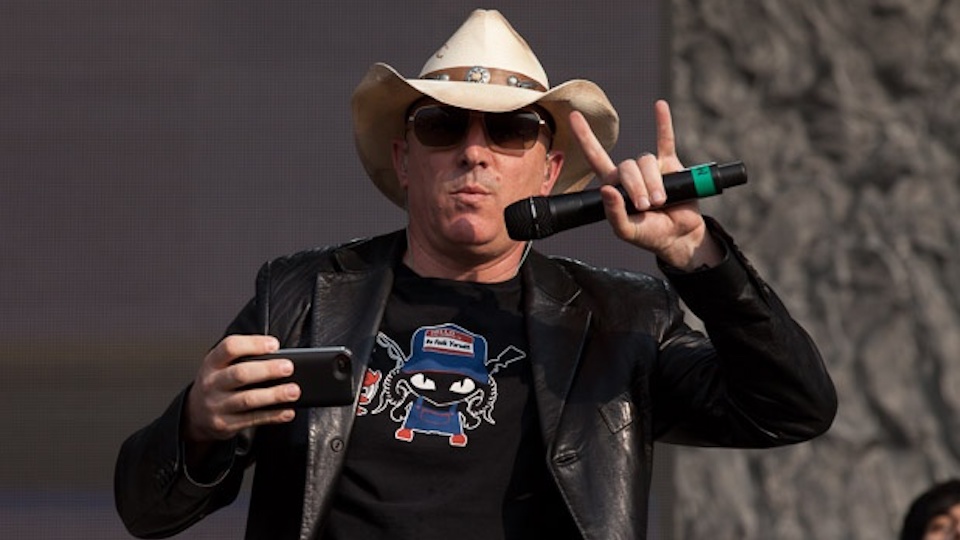 Maynard Compares Tool, APC & Puscifer: It' Like When You Sit Down With ...