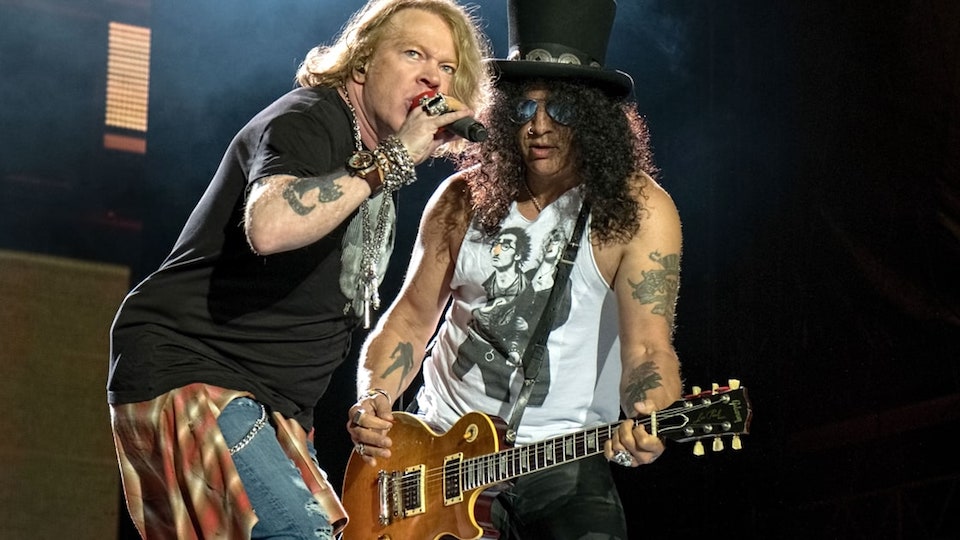 Watch: Axl Rose Sings Happy Birthday to Slash in Front of 20,000 People ...