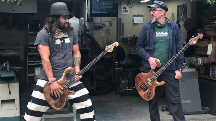 Here's Actor Jason Momoa Getting Bass Lesson & Jamming With Primus' Les ...