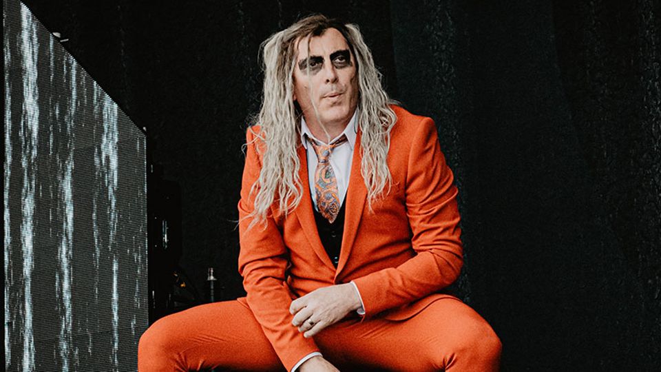 Watch: Maynard Pranks Opening Band During Tool's Final Tour Night ...