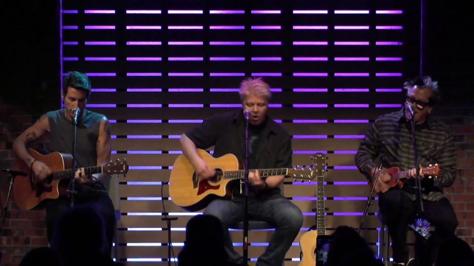 Watch: The Offspring Play Acoustic Set At Chicago Radio Station ...