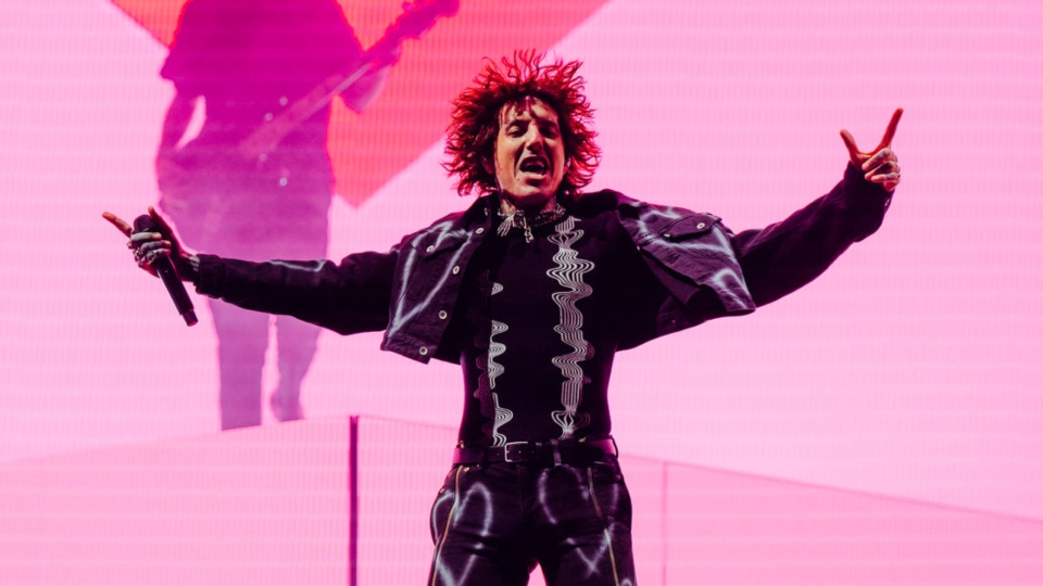 Oli Sykes Explains Why a New Bring Me The Horizon Record is Taking So ...