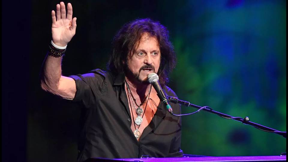 Two Journey Members Are Against Gregg Rolies Return Says Neal Schons Wife Ultimate Guitar