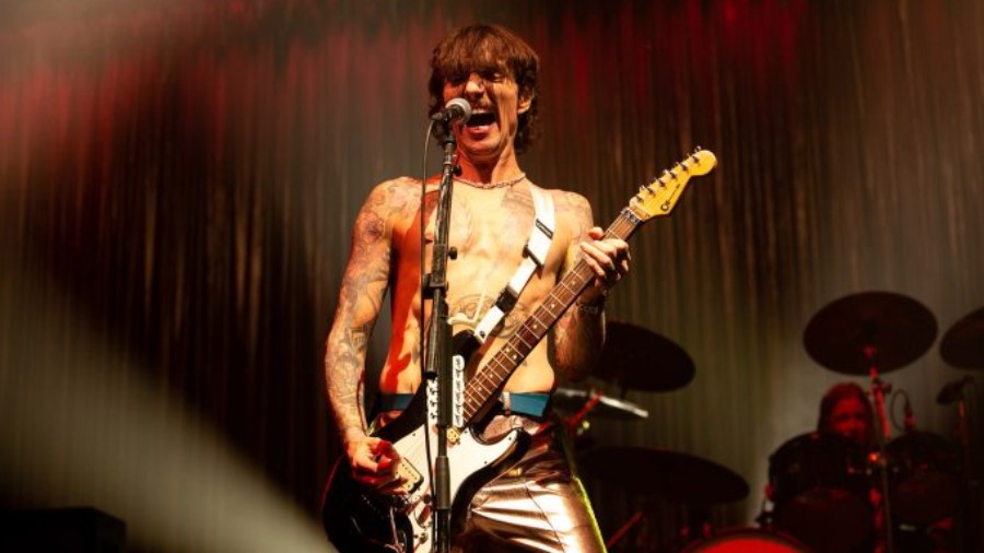 The Darkness Show in Liverpool Evacuated After One Song | Ultimate Guitar
