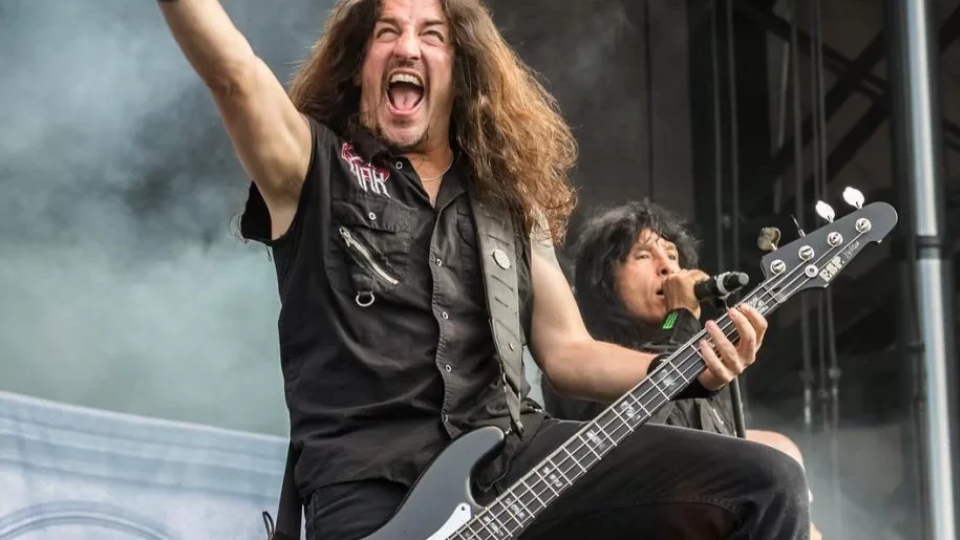 Bassist Frank Bello Speaks on Current State of Anthrax: 'It's 2023 and ...