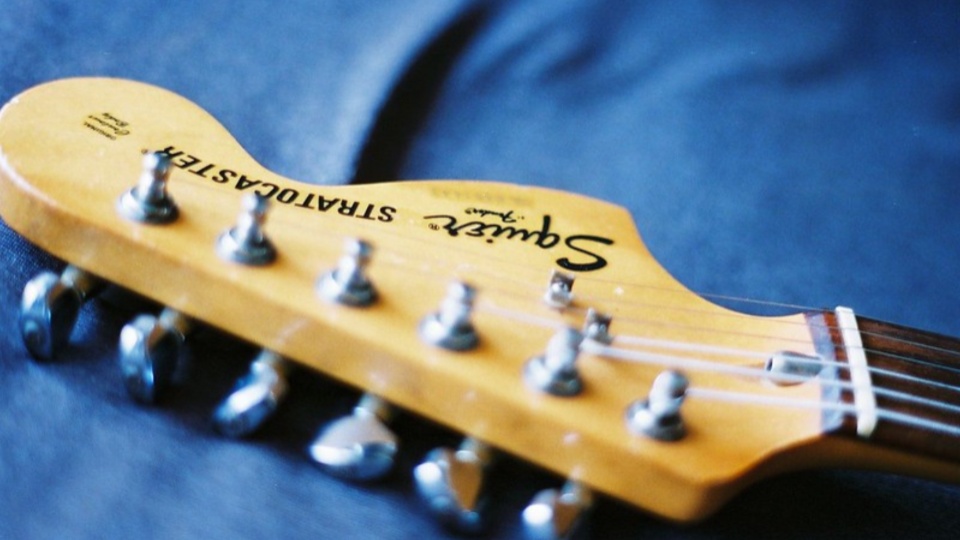3 Easy & Cheap Mods to Make Your Cheap Stratocaster Play Better ...