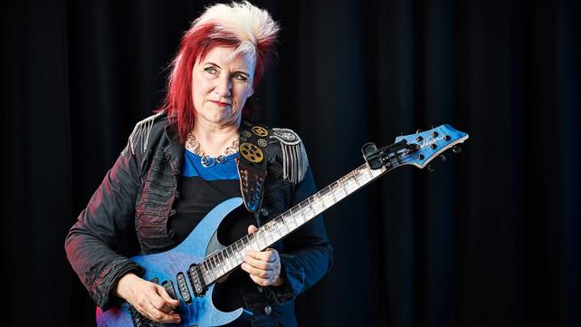 Jennifer Batten Says She Doesn't 'Even Like Pedals', Names One ...