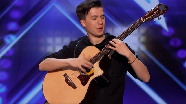 18-Year-Old Guitarist Wows America's Got Talent Judges With Medley of ...