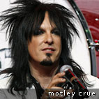 Motley Crue Heads Back To The Studio | Ultimate Guitar