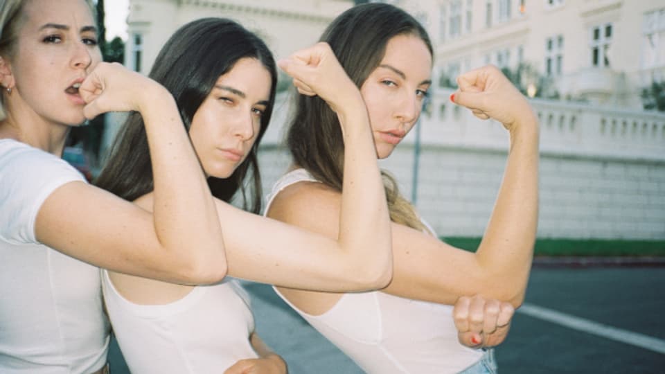 Watch: Haim Perform 'Leaning On You' Live For The First Time as They ...