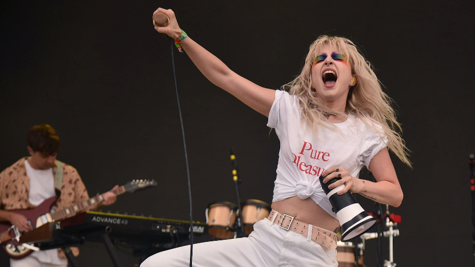 Watch: Paramore Play 2009 Fan-Favorite Song Live for First Time Ever ...