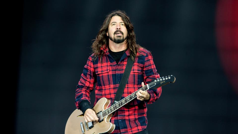 Watch: Dave Grohl Makes Guest Appearance at Joe Walsh's Live Fundraiser ...