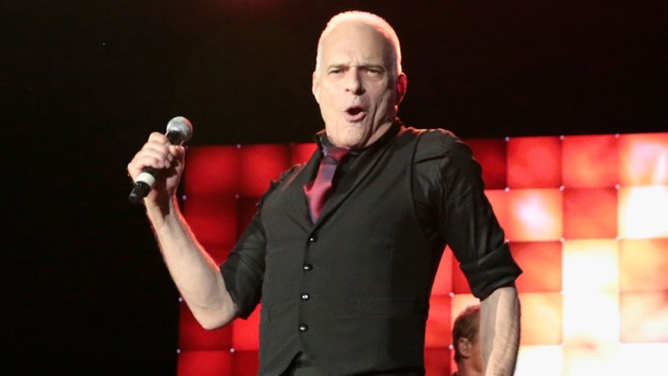 David Lee Roth Shares Re-Recorded Version of Van Halen's 'Unchained ...