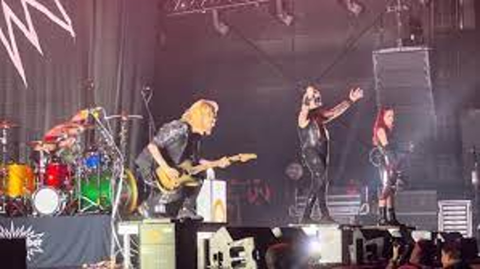 Watch: Coal Chamber Kick Off First Tour in 8 Years, This Is How They ...