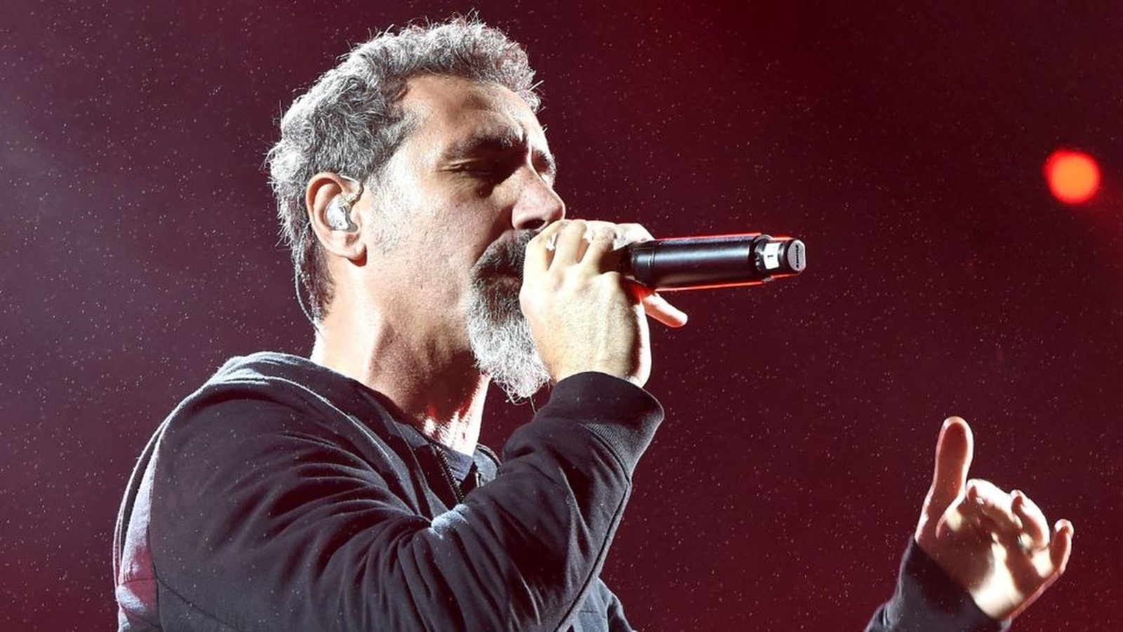 Serj Tankian Doubles Down on SOAD Offer, but Says It Would 'Take ...