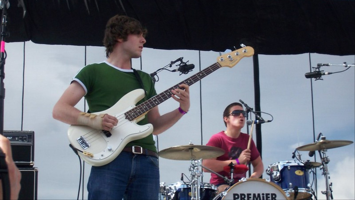 3 Great Indie Rock Bass Riffs From the '00s and '10s to Improve Your ...