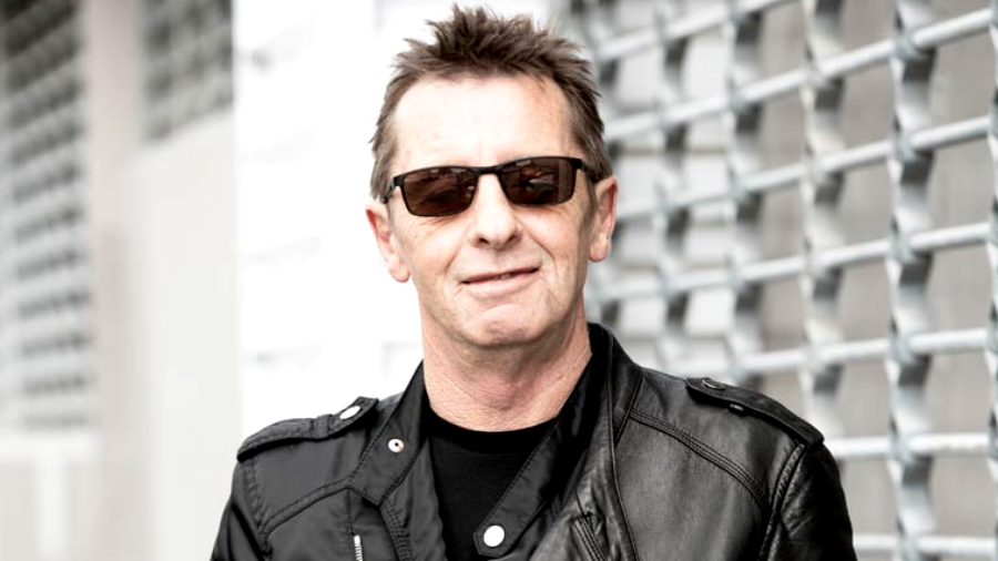 AC/DC's Phil Rudd: This Is the Best Guitarist I've Ever Played With ...