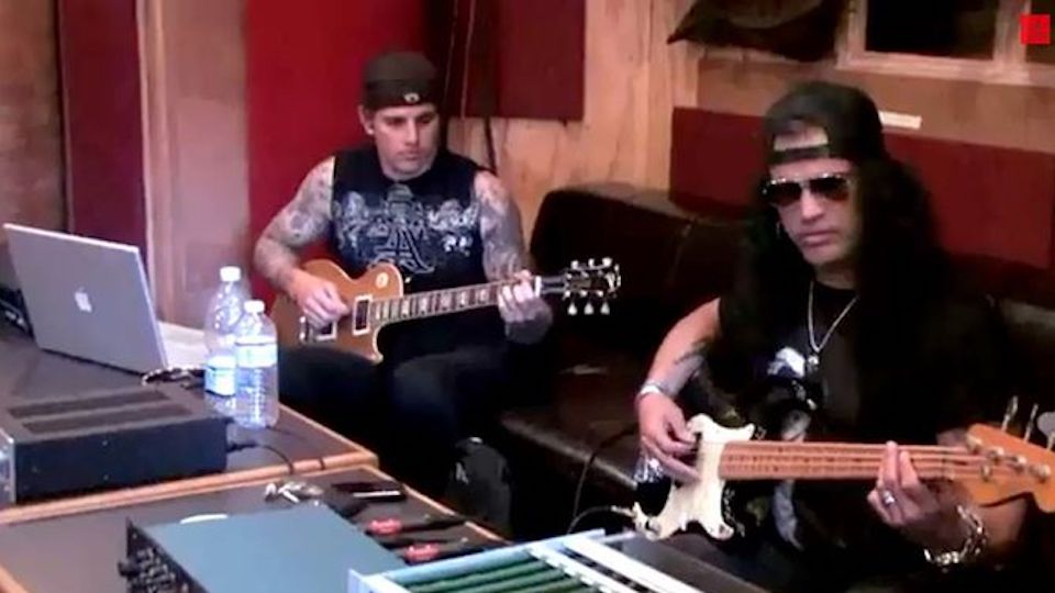 Slash: The Song That Got Me to Switch From Playing Bass to Playing ...
