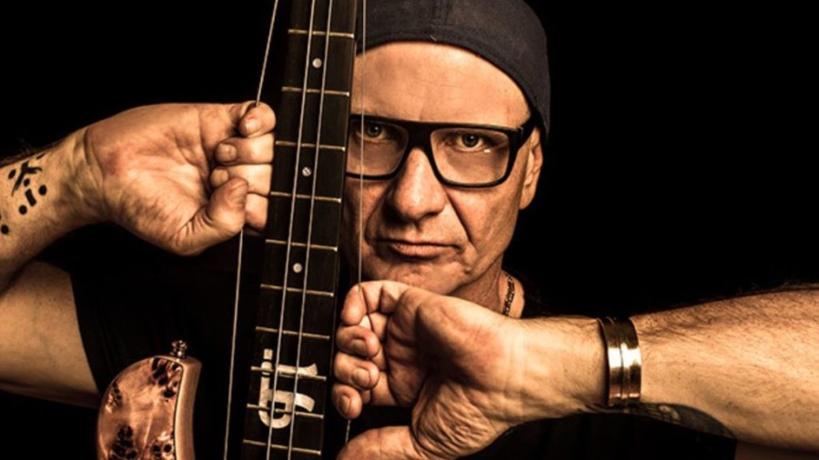 Virtuoso Wojtek Pilichowski Explains Approach to Effects as Bassist ...