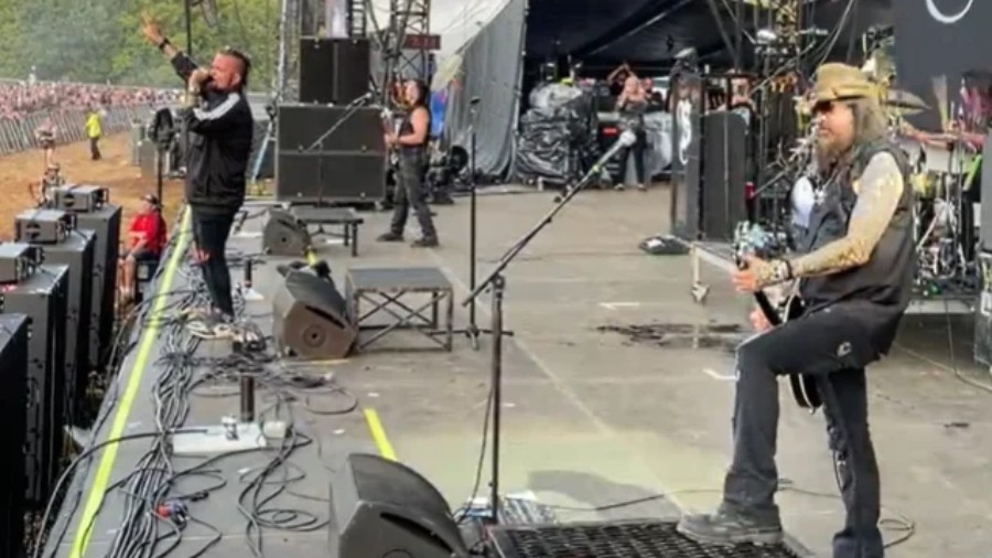 Watch: Saliva Reunite With Josey Scott at Blue Ridge Rock Festival ...