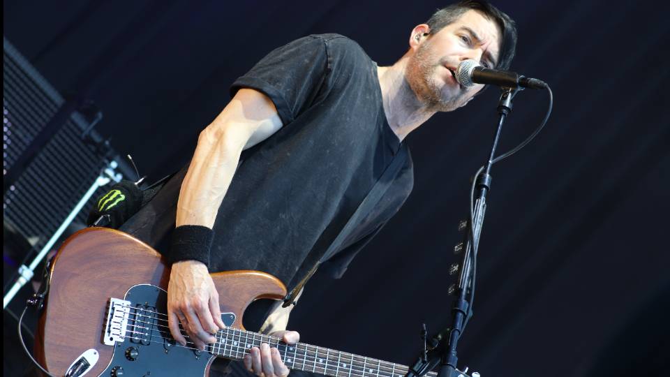Fender Stratocaster With Mahogany Body? Chevelle Frontman Explains Why ...