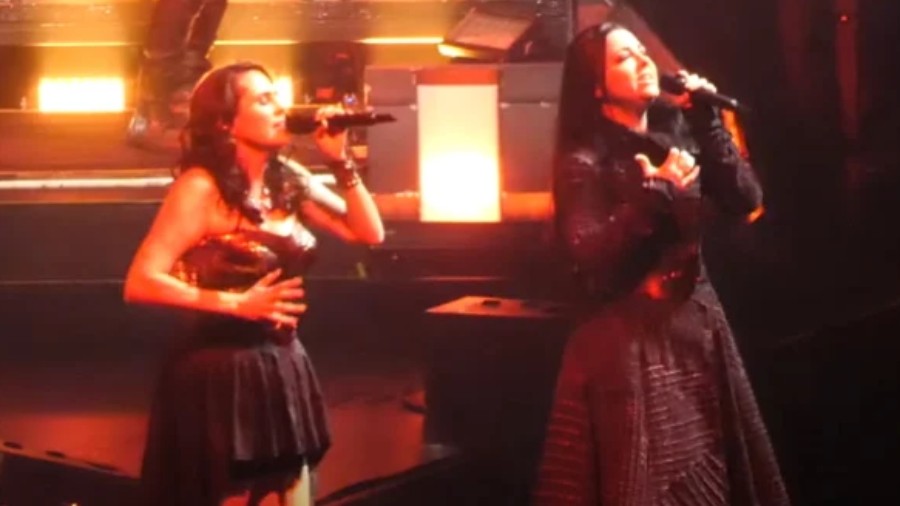 Watch: Evanescence's Amy Lee Joins Within Temptation in Amsterdam to Perform 'the Reckoning ...