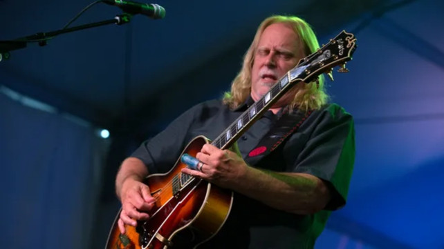 Warren Haynes Reveals How Playing With Dickey Betts Affected His Slide ...