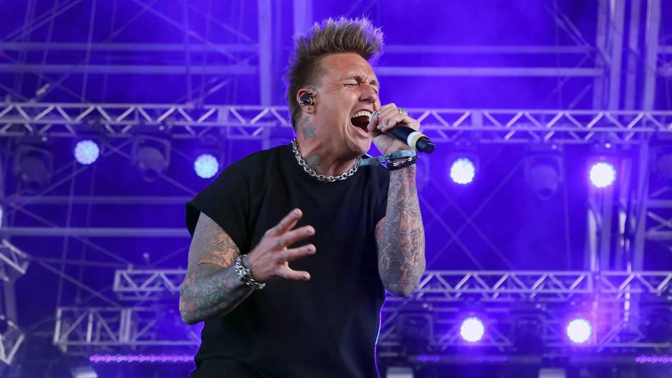 Papa Roach Frontman on Up-and-Coming Rock Bands: 'I Almost Feel Like It ...