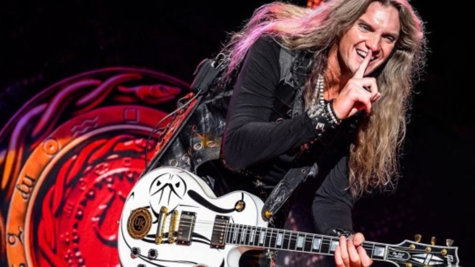 Whitesnake Guitarist Opens Up on Playing With Cher, Names One Thing You ...