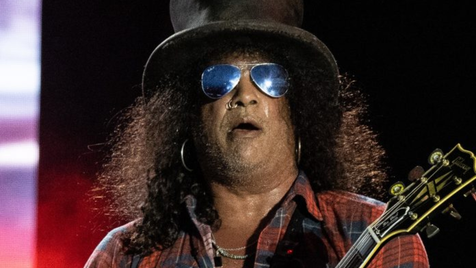 Slash Weighs in on ES-335 vs Les Paul, Explains Why the Rise of AI ...