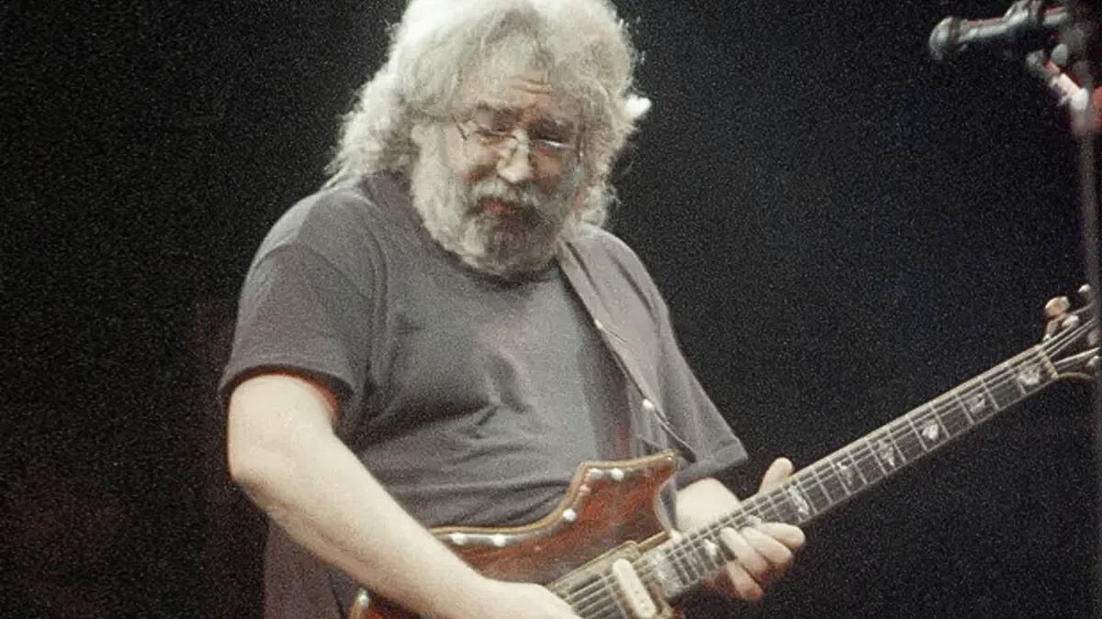 This Is What Jerry Garcia's Playing and Singing Was Really Like at His ...