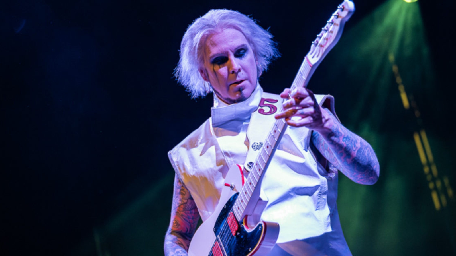 John 5 Reveals Why He Prefers a Very Simple Rig, Explains Decision to ...