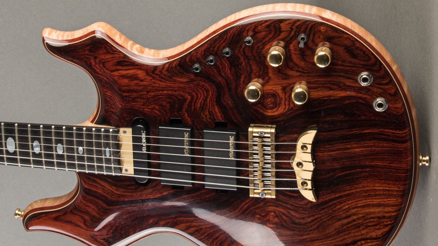 Yes, 'Hippie Sandwich' Is a Thing in Guitar Construction: Here's Why ...