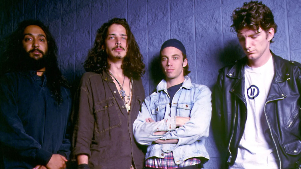 10 Songs Showcasing Soundgarden's Softer Side | Ultimate Guitar